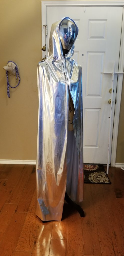 Silver Faceless Aliens – Crazy Green Thumbs