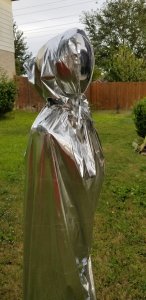 Silver Faceless Aliens – Crazy Green Thumbs