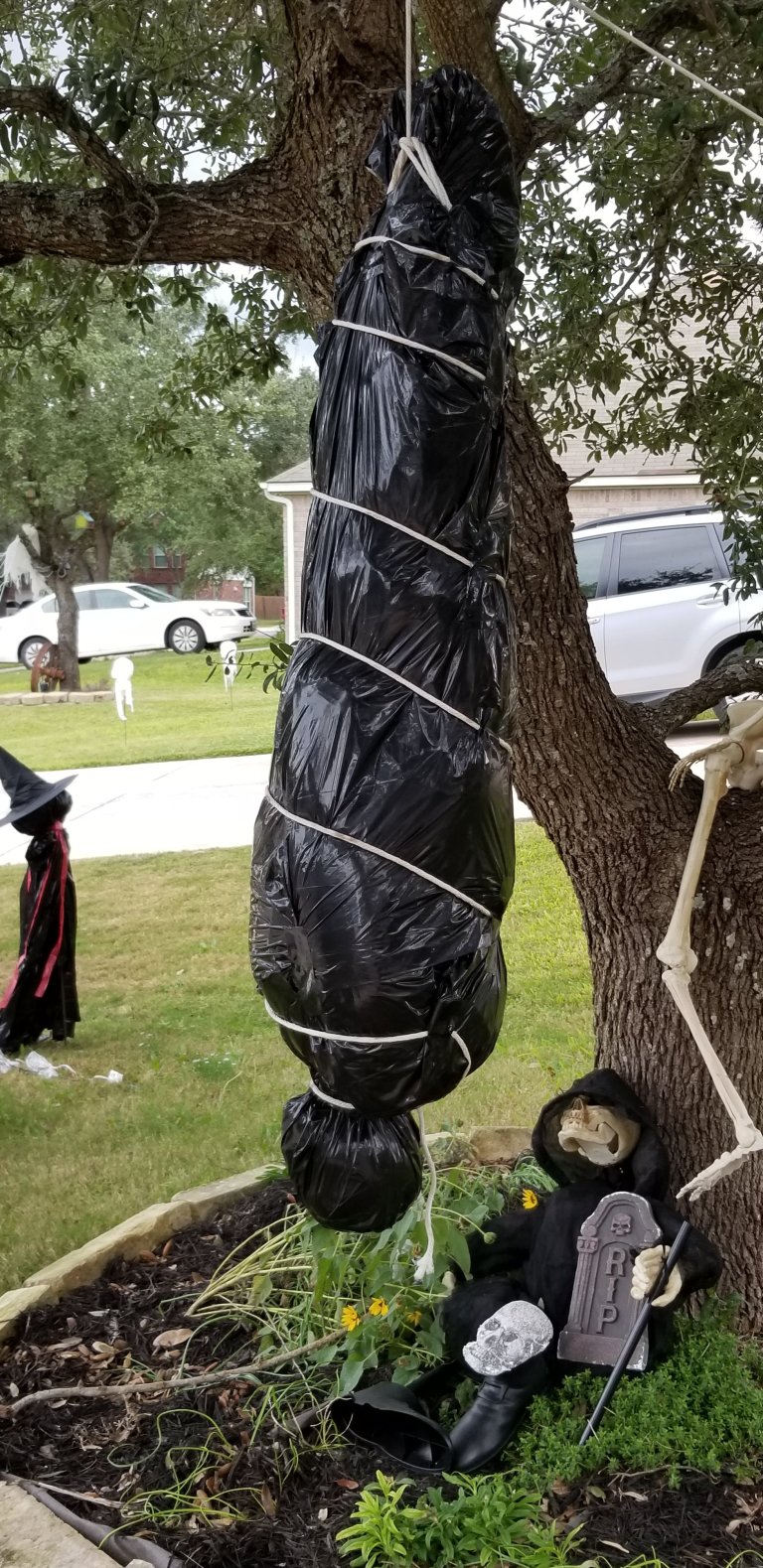 How To Make A Bagged Dead Body For Halloween – Crazy Green Thumbs